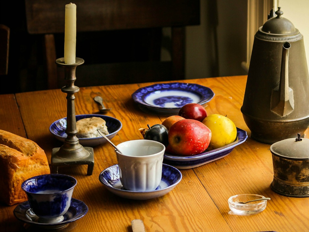 Creating a Lifegiving Table - Thankful Homemaker