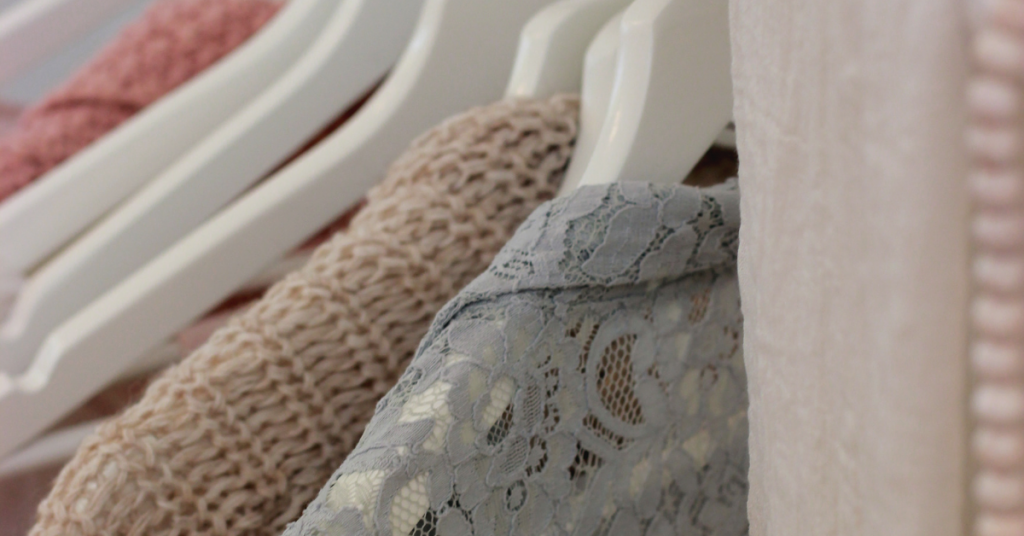 Homemaking 101 Series: Getting Dressed - Thankful Homemaker Homemaking 101 Series: Getting Dressed - Thankful Homemaker